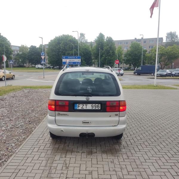 Grey Volkswagen Sharan 1999 in Silute, with an engine capacity of 1.90 L and mileage of 370 thousand km for 1150 €, photo 8 on AUTOMOTO.COM.LV