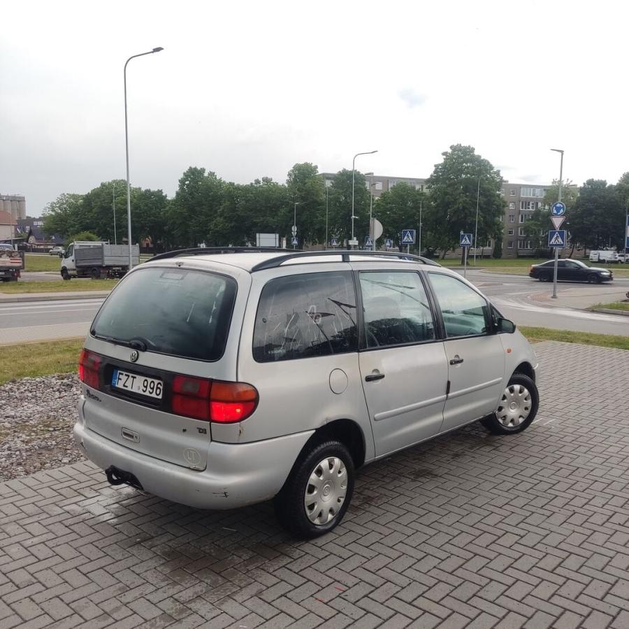 Pelēks Volkswagen Sharan 1999 Šilutė, ar dzinēja tilpumu 1.90 L un nobraukumu 370 tūkst. km par 1150 €, foto 10 vietnē AUTOMOTO.COM.LV