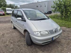 Pelēks Volkswagen Sharan 1999 Rokiškis, ar dzinēja tilpumu 0.00 L un nobraukumu 424 tūkst. km par 850 €, foto  vietnē AUTOMOTO.COM.LV
