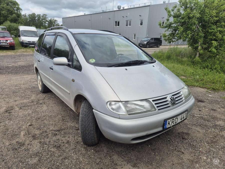 Pelēks Volkswagen Sharan 1999 Rokiškis, ar dzinēja tilpumu 0.00 L un nobraukumu 424 tūkst. km par 850 €, foto 3 vietnē AUTOMOTO.COM.LV
