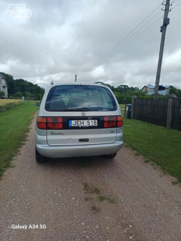 Pelēks Volkswagen Sharan 1999 Jurbarkas, ar dzinēja tilpumu 1.90 L un nobraukumu 3 tūkst. km par 1400 €, foto 3 vietnē AUTOMOTO.COM.LV