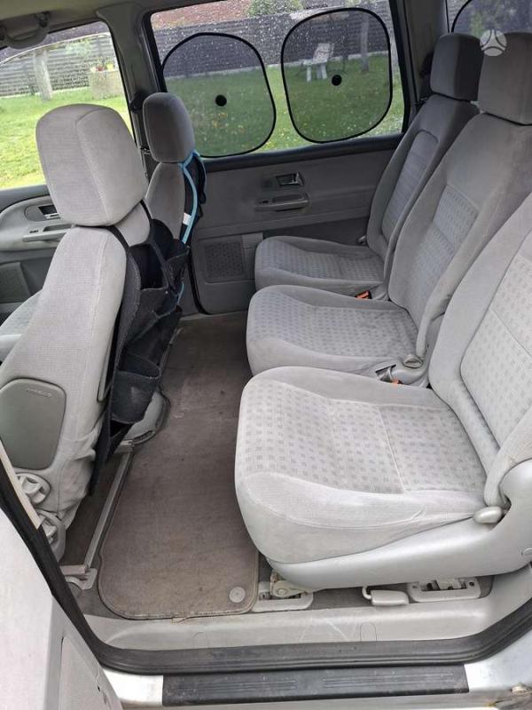 Grey Volkswagen Sharan 2000 in Marijampole, with an engine capacity of 1.90 L and mileage of 369 thousand km for 1200 €, photo 9 on AUTOMOTO.COM.LV