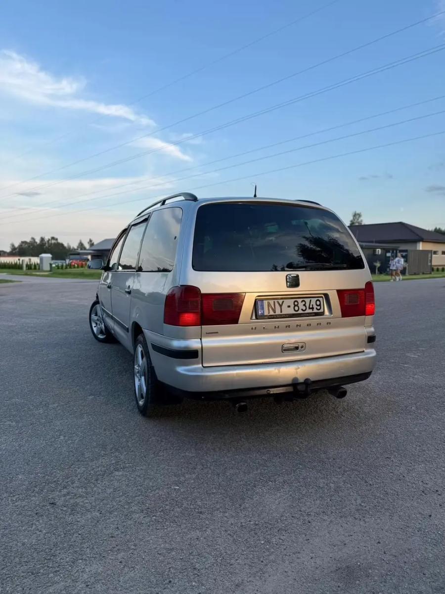 Grey Volkswagen Sharan 2000 in Riga, with an engine capacity of 1.90 L and mileage of 415 thousand km for 1500 €, photo 6 on AUTOMOTO.COM.LV