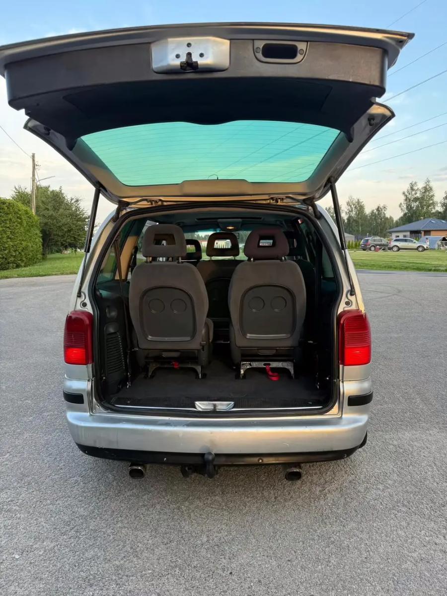 Grey Volkswagen Sharan 2000 in Riga, with an engine capacity of 1.90 L and mileage of 415 thousand km for 1500 €, photo 12 on AUTOMOTO.COM.LV
