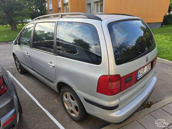 Grey Volkswagen Sharan 2000 in Mazeikiai, with an engine capacity of 1.90 L and mileage of 323 thousand km for 1700 €, photo 2 on AUTOMOTO.COM.LV