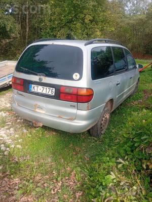 Grey Volkswagen Sharan 2000 in Rezekne, with an engine capacity of 1.90 L and mileage of 367 thousand km for 420 €, photo 4 on AUTOMOTO.COM.LV