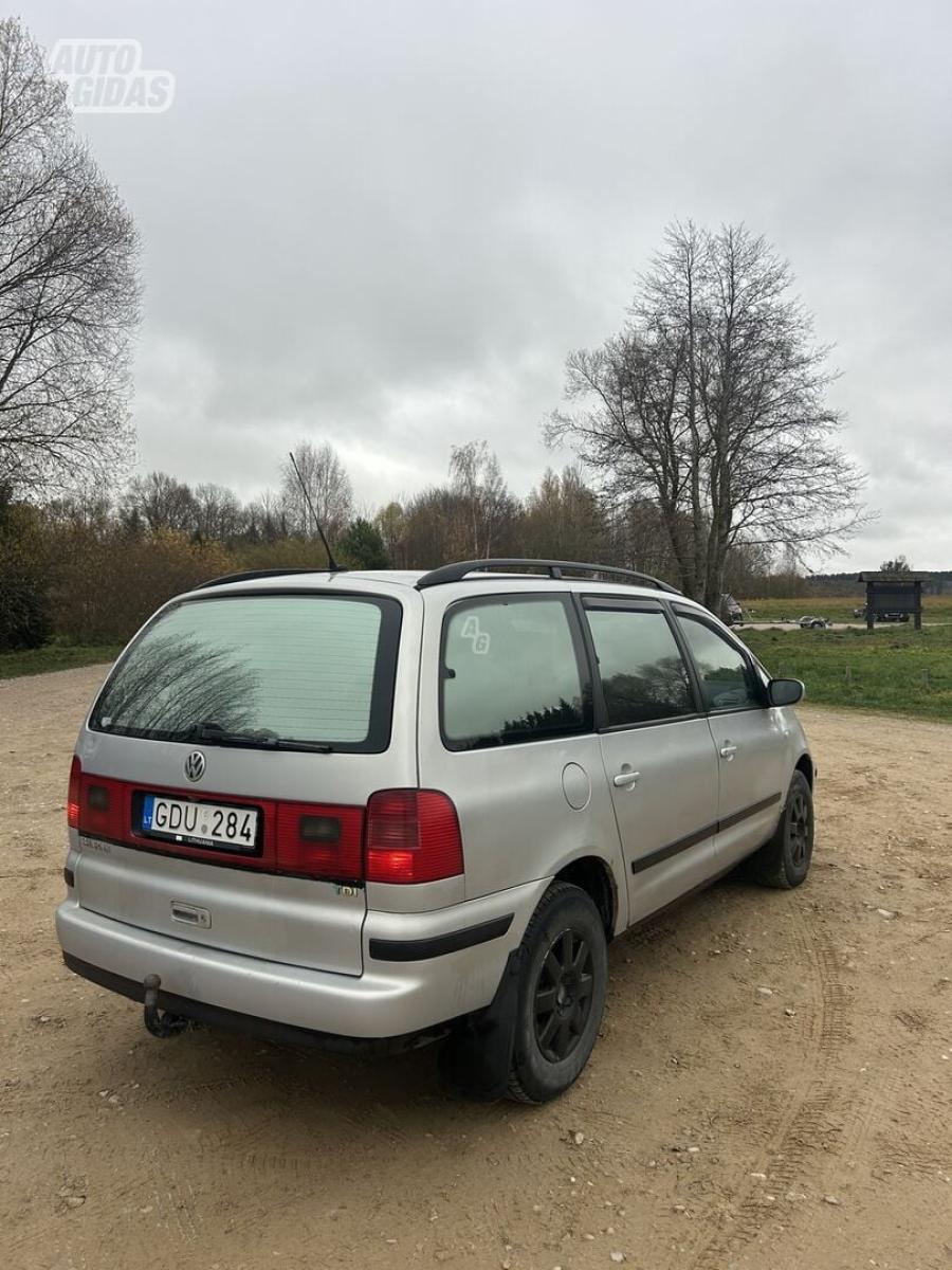 Grey Volkswagen Sharan 2001 in Lazdijai, with an engine capacity of 1.90 L and mileage of 405 thousand km for 1600 €, photo 4 on AUTOMOTO.COM.LV