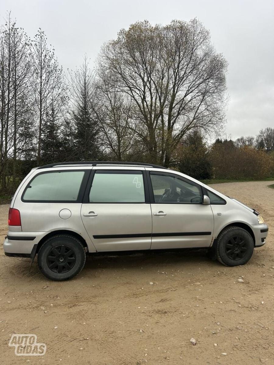 Grey Volkswagen Sharan 2001 in Lazdijai, with an engine capacity of 1.90 L and mileage of 405 thousand km for 1600 €, photo 5 on AUTOMOTO.COM.LV