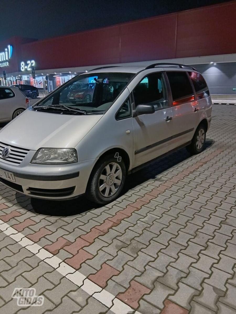 Pelēks Volkswagen Sharan 2001 Gargždai, ar dzinēja tilpumu 1.90 L un nobraukumu 500 tūkst. km par 1300 €, foto 1 vietnē AUTOMOTO.COM.LV