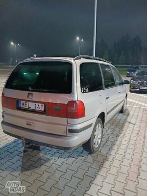 Pelēks Volkswagen Sharan 2001 Gargždai, ar dzinēja tilpumu 1.90 L un nobraukumu 500 tūkst. km par 1300 €, foto 4 vietnē AUTOMOTO.COM.LV