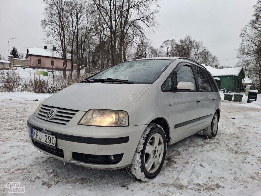 Grey Volkswagen Sharan 2001 in Vilnius, with an engine capacity of 1.90 L and mileage of 483 thousand km for 1500 €, photo 1 on AUTOMOTO.COM.LV