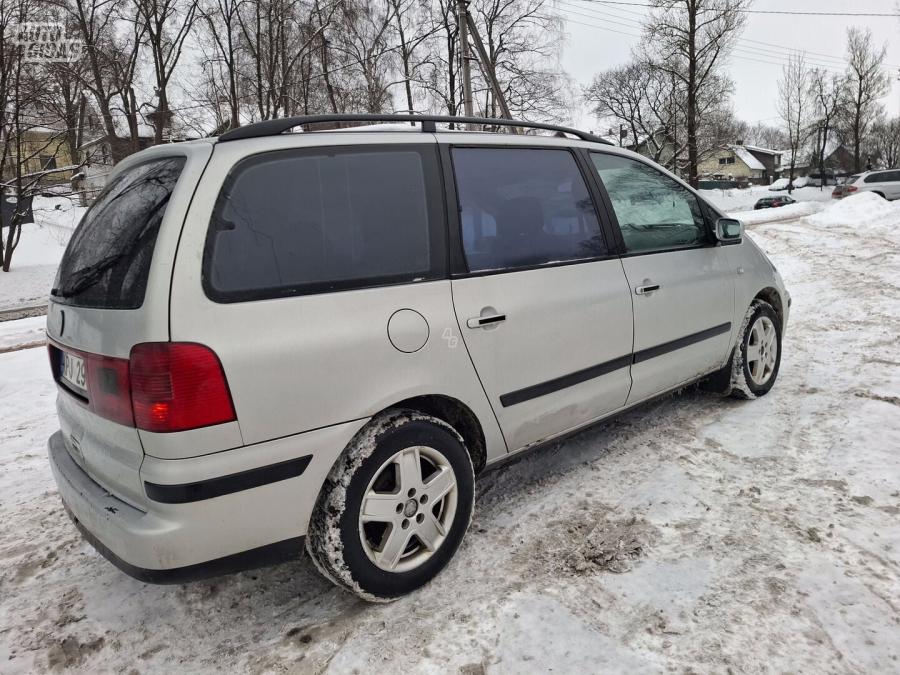 Grey Volkswagen Sharan 2001 in Vilnius, with an engine capacity of 1.90 L and mileage of 483 thousand km for 1500 €, photo 4 on AUTOMOTO.COM.LV