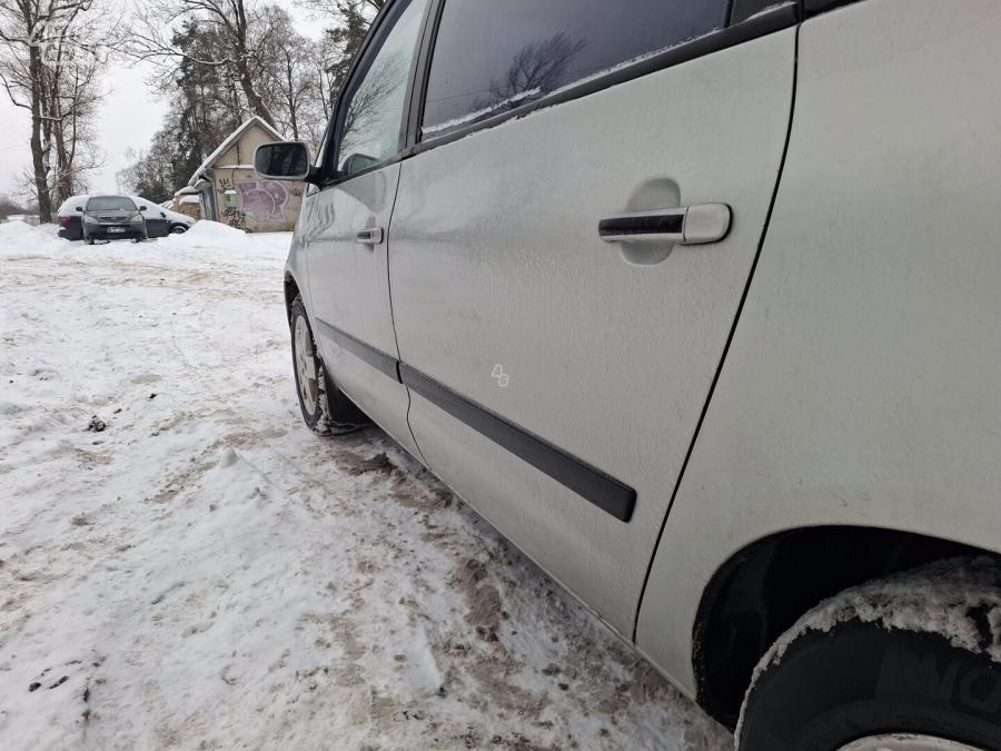 Grey Volkswagen Sharan 2001 in Vilnius, with an engine capacity of 1.90 L and mileage of 483 thousand km for 1500 €, photo 5 on AUTOMOTO.COM.LV