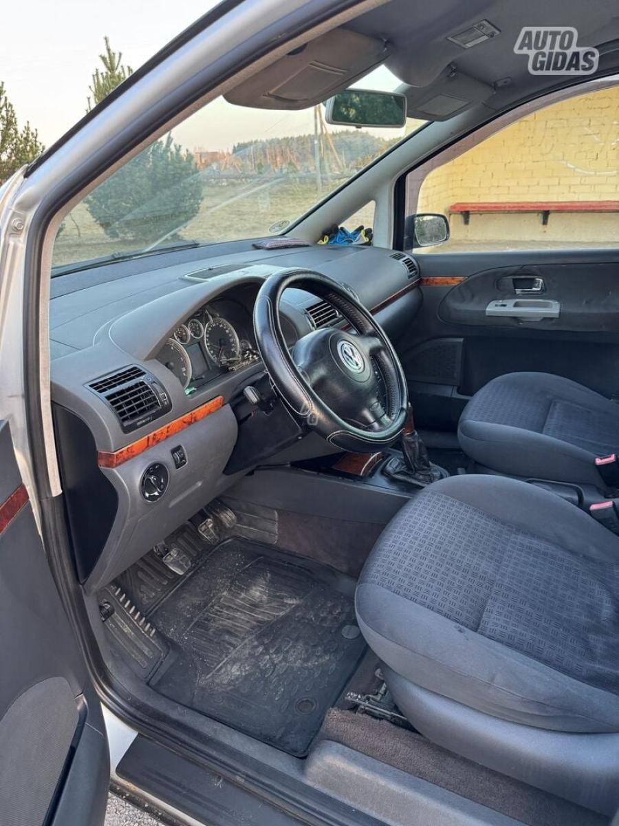Pelēks Volkswagen Sharan 2001 Telšiai, ar dzinēja tilpumu 1.90 L un nobraukumu 432 tūkst. km par 1000 €, foto 9 vietnē AUTOMOTO.COM.LV