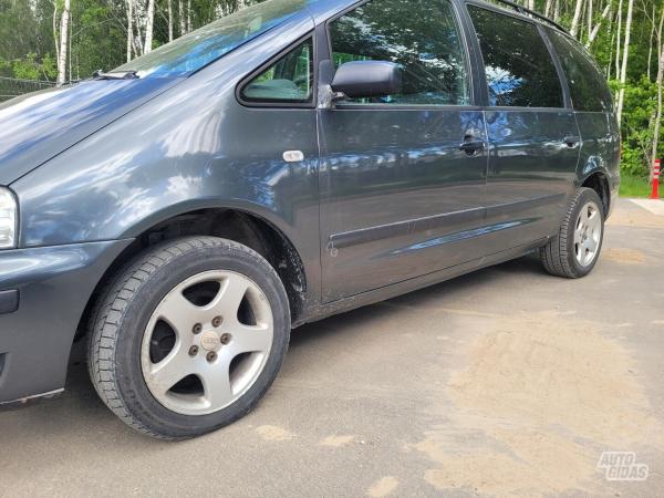 Pelēks Volkswagen Sharan 2001 Viļņa, ar dzinēja tilpumu 1.90 L un nobraukumu 303 tūkst. km par 2250 €, foto 7 vietnē AUTOMOTO.COM.LV