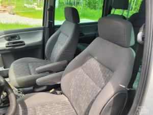 Grey Volkswagen Sharan 2001 in Vilnius, with an engine capacity of 1.90 L and mileage of 303 thousand km for 2250 €, photo 18 on AUTOMOTO.COM.LV
