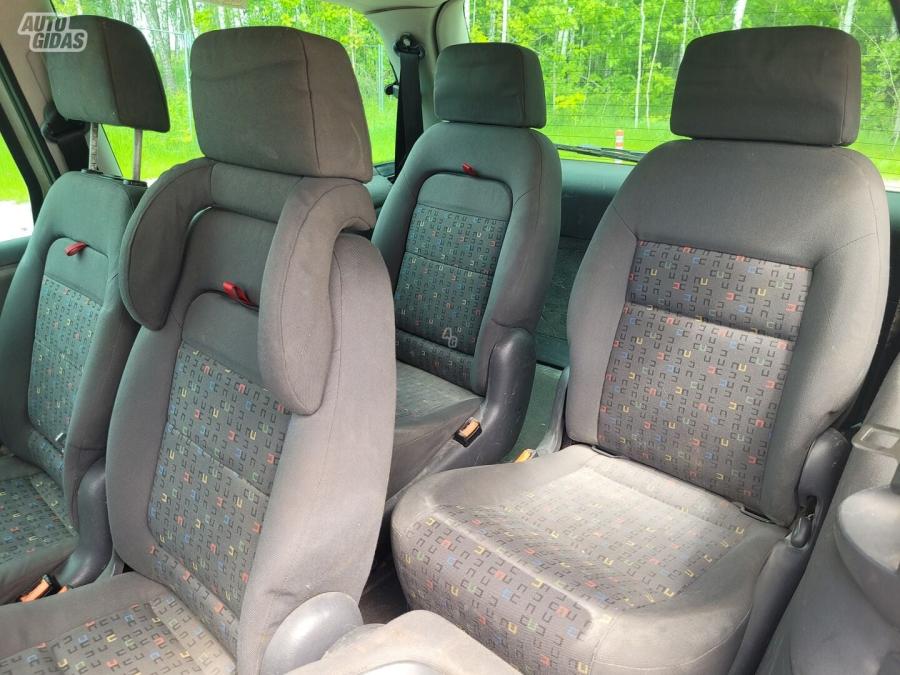 Grey Volkswagen Sharan 2001 in Vilnius, with an engine capacity of 1.90 L and mileage of 303 thousand km for 2250 €, photo 20 on AUTOMOTO.COM.LV