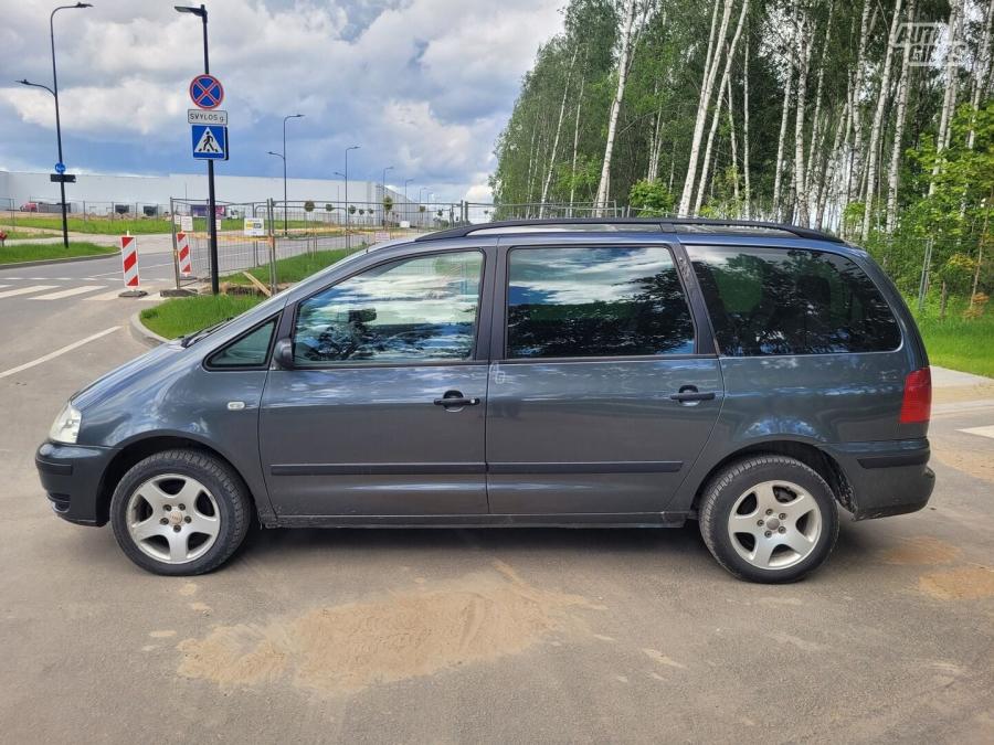 Grey Volkswagen Sharan 2001 in Vilnius, with an engine capacity of 1.90 L and mileage of 303 thousand km for 1850 €, photo 12 on AUTOMOTO.COM.LV