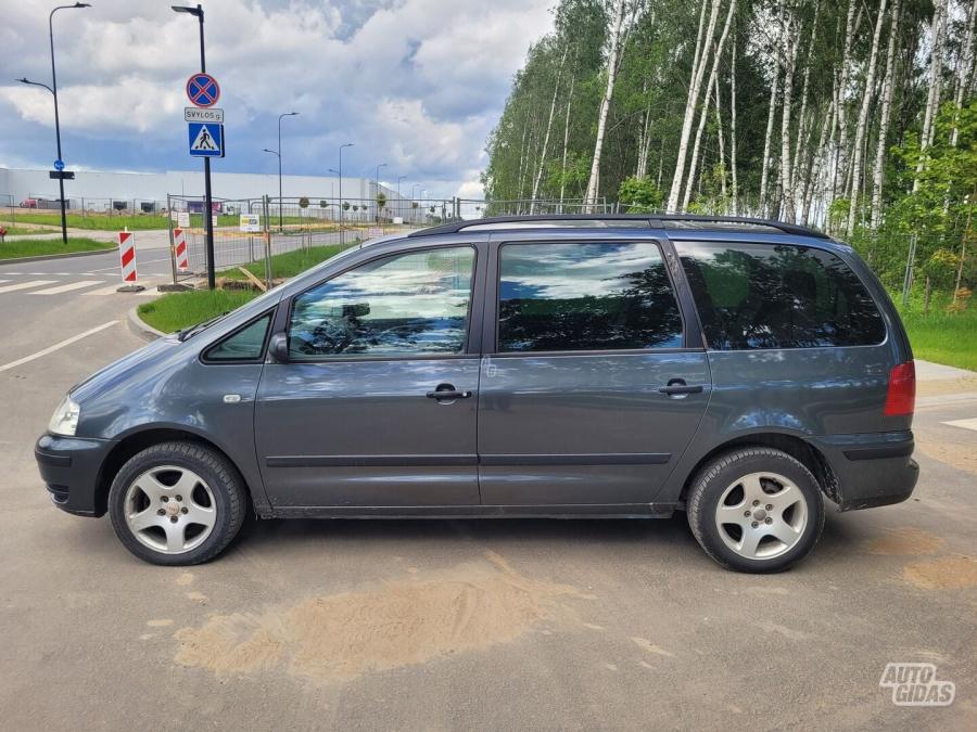 Grey Volkswagen Sharan 2001 in Vilnius, with an engine capacity of 1.90 L and mileage of 303 thousand km for 1750 €, photo 12 on AUTOMOTO.COM.LV