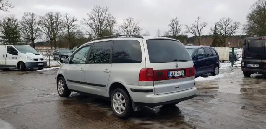 Grey Volkswagen Sharan 2001 in Valmiera, with an engine capacity of 1.90 L and mileage of 313 thousand km for 1400 €, photo 6 on AUTOMOTO.COM.LV