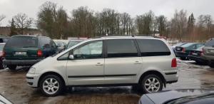 Grey Volkswagen Sharan 2001 in Valmiera, with an engine capacity of 1.90 L and mileage of 313 thousand km for 1400 €, photo 7 on AUTOMOTO.COM.LV