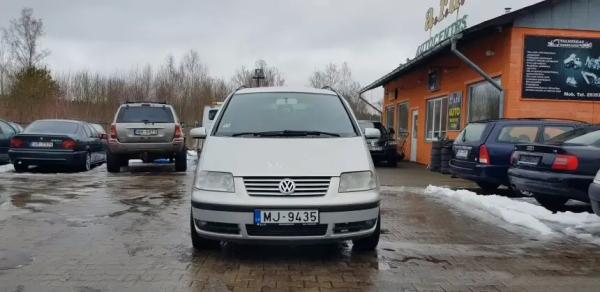 Grey Volkswagen Sharan 2001 in Valmiera, with an engine capacity of 1.90 L and mileage of 313 thousand km for 1400 €, photo 8 on AUTOMOTO.COM.LV