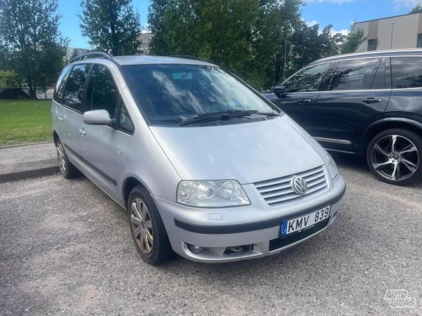 Pelēks Volkswagen Sharan 2001 Viļņa, ar dzinēja tilpumu 1.90 L un nobraukumu 300 tūkst. km par 1000 €, foto 1 vietnē AUTOMOTO.COM.LV