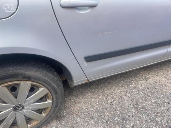 Pelēks Volkswagen Sharan 2001 Viļņa, ar dzinēja tilpumu 1.90 L un nobraukumu 300 tūkst. km par 1000 €, foto 6 vietnē AUTOMOTO.COM.LV