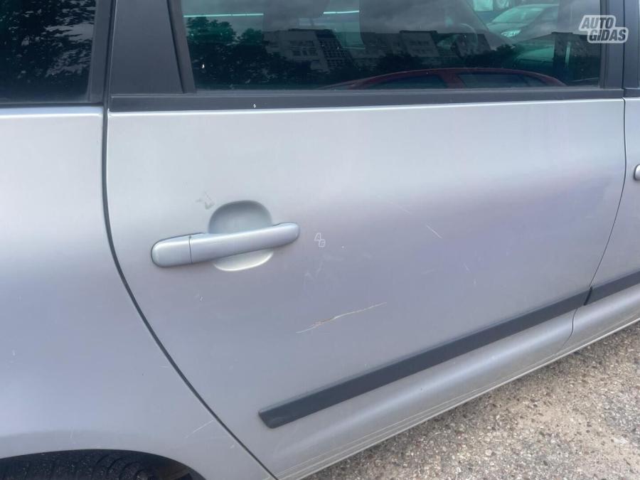 Grey Volkswagen Sharan 2001 in Vilnius, with an engine capacity of 1.90 L and mileage of 300 thousand km for 1000 €, photo 7 on AUTOMOTO.COM.LV