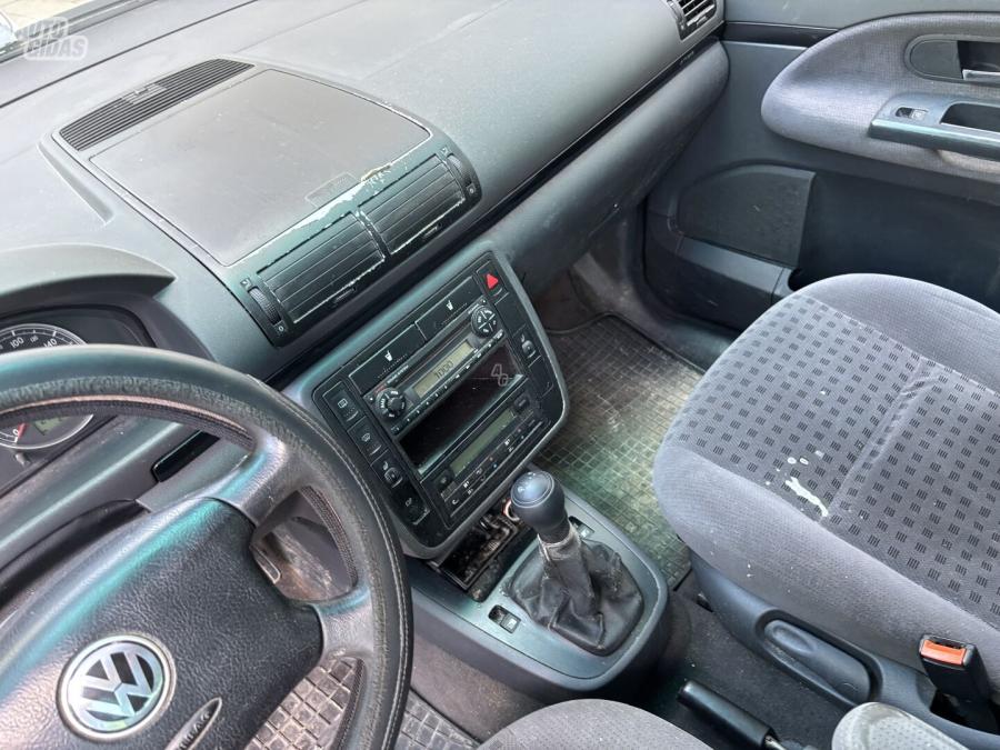 Grey Volkswagen Sharan 2001 in Vilnius, with an engine capacity of 1.90 L and mileage of 300 thousand km for 1000 €, photo 10 on AUTOMOTO.COM.LV