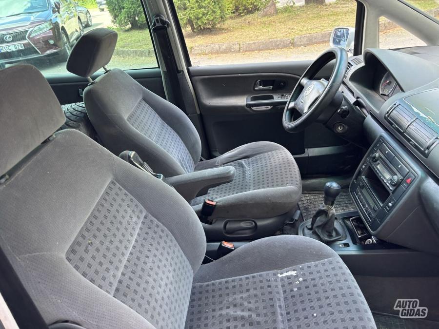 Grey Volkswagen Sharan 2001 in Vilnius, with an engine capacity of 1.90 L and mileage of 300 thousand km for 1000 €, photo 11 on AUTOMOTO.COM.LV