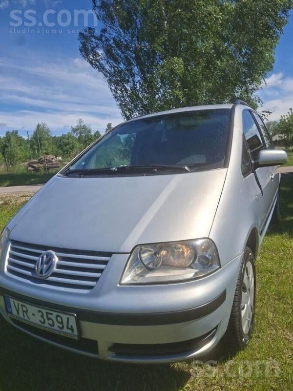Grey Volkswagen Sharan 2002 in Ogre, with an engine capacity of 1.90 L and mileage of 327 thousand km for 1800 €, photo 1 on AUTOMOTO.COM.LV