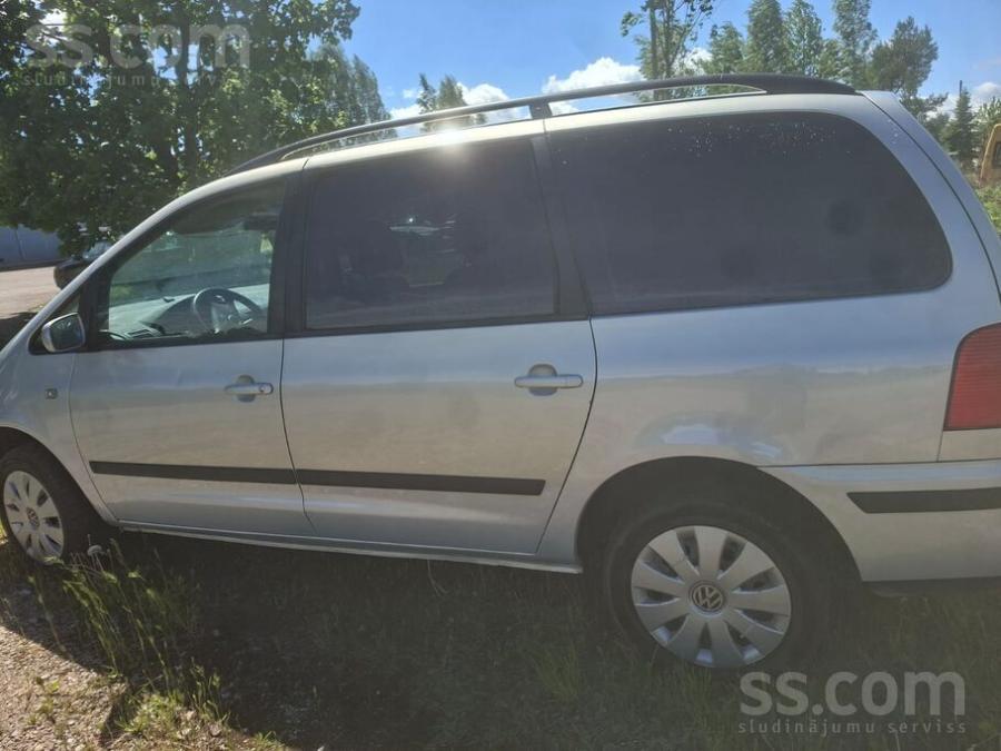 Grey Volkswagen Sharan 2002 in Ogre, with an engine capacity of 1.90 L and mileage of 327 thousand km for 1800 €, photo 4 on AUTOMOTO.COM.LV