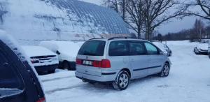 Pelēks Volkswagen Sharan 2002 Valmiera, ar dzinēja tilpumu 1.90 L un nobraukumu 349 tūkst. km par 1750 €, foto 4 vietnē AUTOMOTO.COM.LV