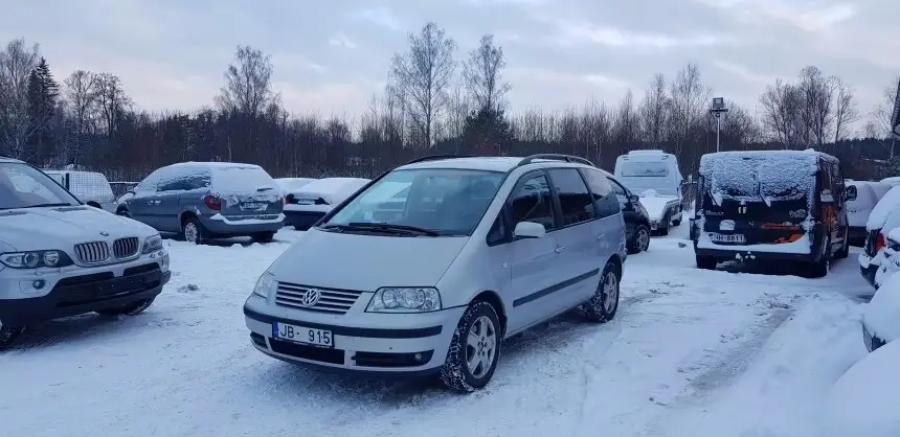 Pelēks Volkswagen Sharan 2002 Valmiera, ar dzinēja tilpumu 1.90 L un nobraukumu 349 tūkst. km par 1750 €, foto 8 vietnē AUTOMOTO.COM.LV