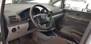 Pelēks Volkswagen Sharan 2002 Valmiera, ar dzinēja tilpumu 1.90 L un nobraukumu 349 tūkst. km par 1750 €, foto 11 vietnē AUTOMOTO.COM.LV