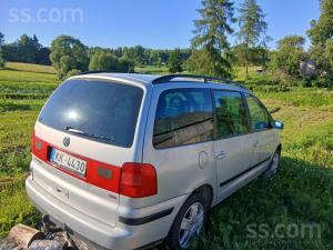 Pelēks Volkswagen Sharan 2002 Rēzekne, ar dzinēja tilpumu 1.90 L un nobraukumu 336 tūkst. km par 700 €, foto 3 vietnē AUTOMOTO.COM.LV