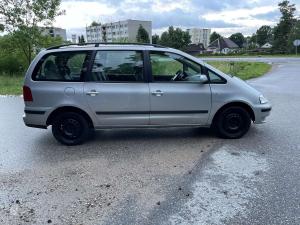 Grey Volkswagen Sharan 2002 in Ukmerge, with an engine capacity of 1.90 L and mileage of 379 thousand km for 1350 €, photo 7 on AUTOMOTO.COM.LV