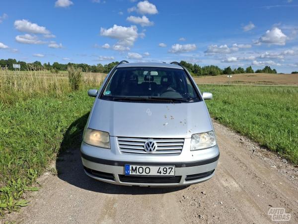 Grey Volkswagen Sharan 2002 in Kretinga, with an engine capacity of 1.90 L and mileage of 325 thousand km for 450 €, photo 1 on AUTOMOTO.COM.LV