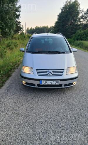 Pelēks Volkswagen Sharan 2002 Rēzekne, ar dzinēja tilpumu 1.90 L un nobraukumu 336 tūkst. km par 1900 €, foto  vietnē AUTOMOTO.COM.LV