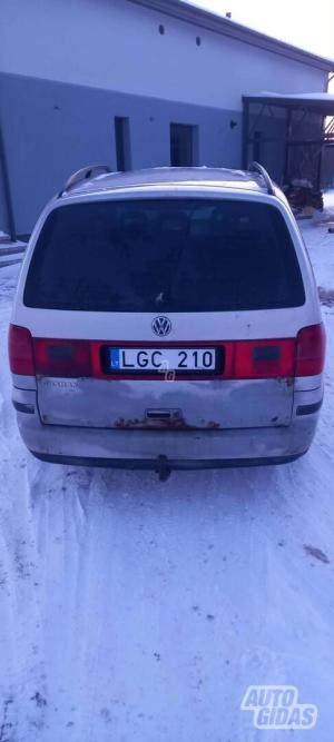 Pelēks Volkswagen Sharan 2003 Viļņa, ar dzinēja tilpumu 2.00 L un nobraukumu 491 tūkst. km par 500 €, foto  vietnē AUTOMOTO.COM.LV