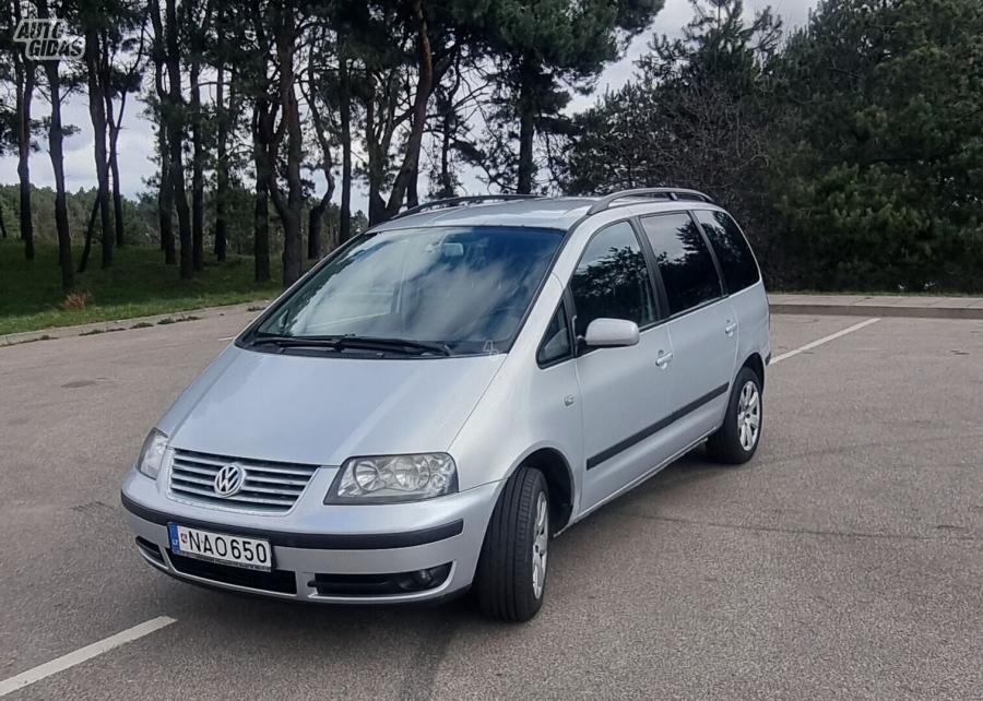 Pelēks Volkswagen Sharan 2003 Kaišiadorys, ar dzinēja tilpumu 1.90 L un nobraukumu 341 tūkst. km par 1300 €, foto 1 vietnē AUTOMOTO.COM.LV