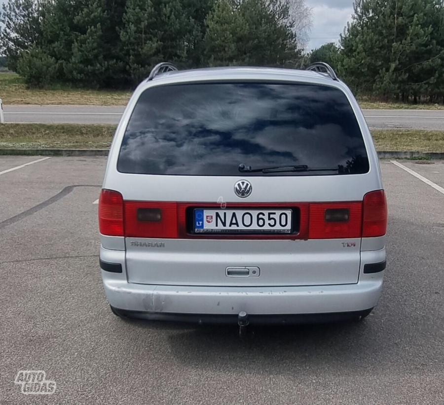 Pelēks Volkswagen Sharan 2003 Kaišiadorys, ar dzinēja tilpumu 1.90 L un nobraukumu 341 tūkst. km par 1300 €, foto 3 vietnē AUTOMOTO.COM.LV