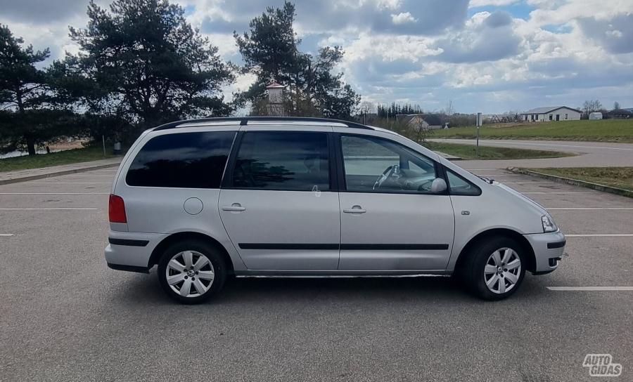Pelēks Volkswagen Sharan 2003 Kaišiadorys, ar dzinēja tilpumu 1.90 L un nobraukumu 341 tūkst. km par 1300 €, foto 5 vietnē AUTOMOTO.COM.LV