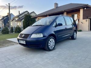 Pelēks Volkswagen Sharan 2003 Viļņa, ar dzinēja tilpumu 1.90 L un nobraukumu 370 tūkst. km par 1700 €, foto  vietnē AUTOMOTO.COM.LV