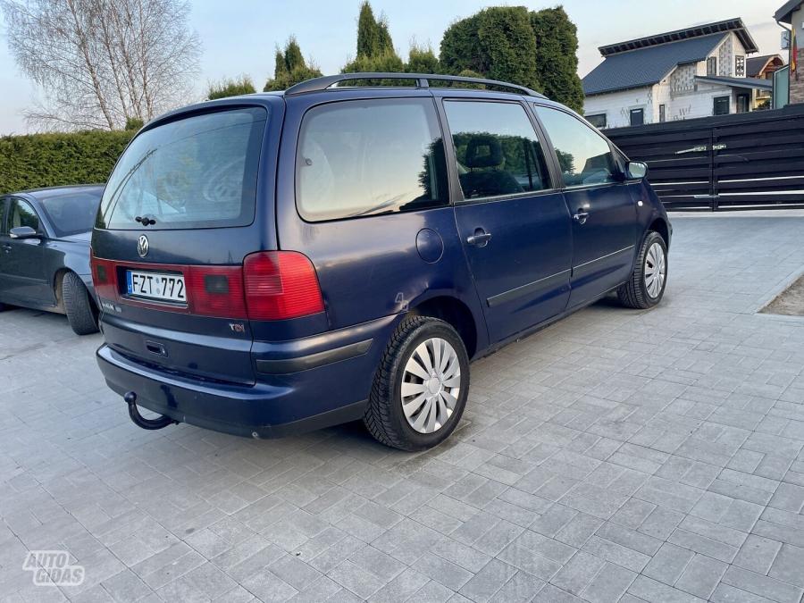 Pelēks Volkswagen Sharan 2003 Viļņa, ar dzinēja tilpumu 1.90 L un nobraukumu 370 tūkst. km par 1700 €, foto 3 vietnē AUTOMOTO.COM.LV