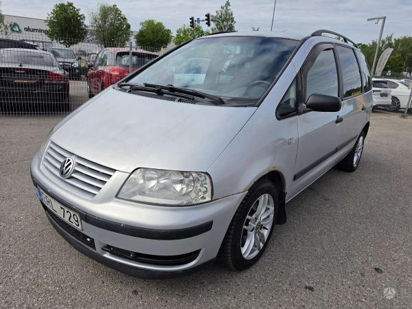 Pelēks Volkswagen Sharan 2003 Kauņa, ar dzinēja tilpumu 1.90 L un nobraukumu 372 tūkst. km par 1250 €, foto 3 vietnē AUTOMOTO.COM.LV