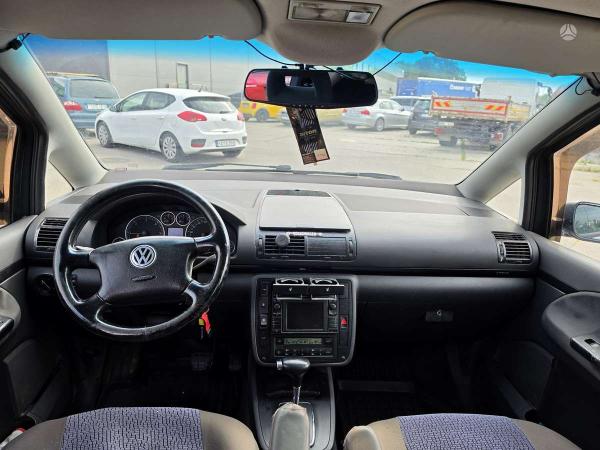 Pelēks Volkswagen Sharan 2003 Kauņa, ar dzinēja tilpumu 1.90 L un nobraukumu 372 tūkst. km par 1250 €, foto 8 vietnē AUTOMOTO.COM.LV