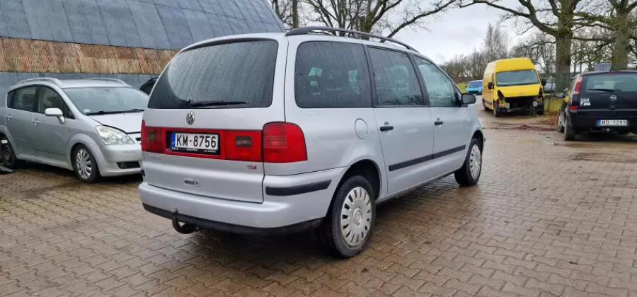 Grey Volkswagen Sharan 2003 in Valmiera, with an engine capacity of 1.90 L and mileage of 266 thousand km for 1400 €, photo 4 on AUTOMOTO.COM.LV