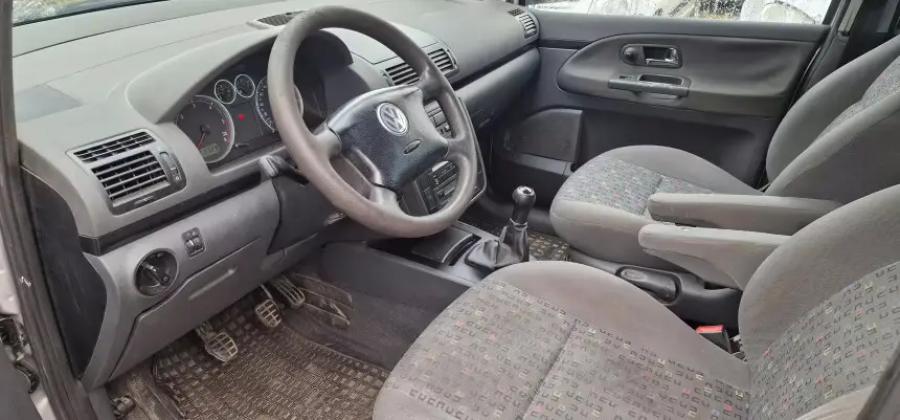 Grey Volkswagen Sharan 2003 in Valmiera, with an engine capacity of 1.90 L and mileage of 266 thousand km for 1400 €, photo 9 on AUTOMOTO.COM.LV